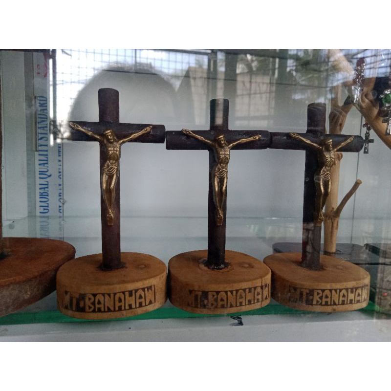 Jesus Christ image in dignum with stand of sinag Araw wood | Shopee ...