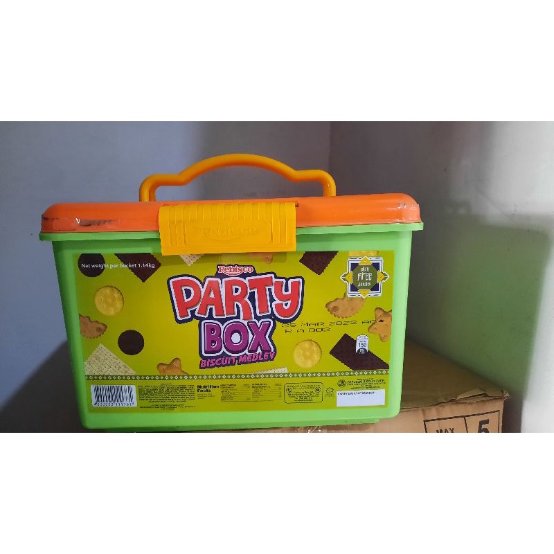 Rebisco Party Box in a bucket(LOWEST PRICE) | Shopee Philippines