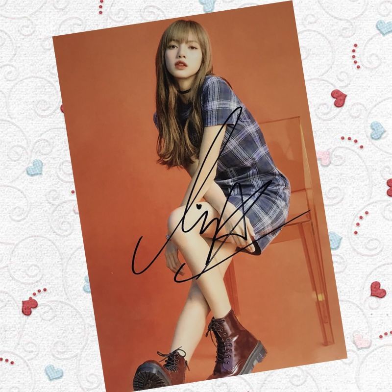 Lisa Hand Signed photos Post Of Lisa With Signature Blackpink | Shopee ...
