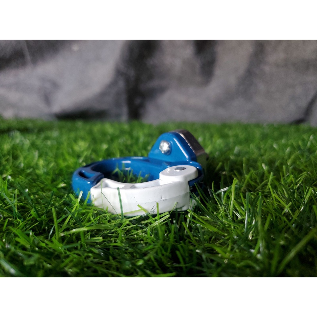 HELMET HOLDER FOR MOTORCYCLE CR7 / SABITAN NG HELMET PARA SA MOTOR ...