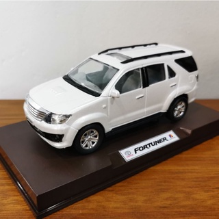 1/32 Toyota Fortuner Plastic Scale Model Toy Car (2012 to 2015 ...