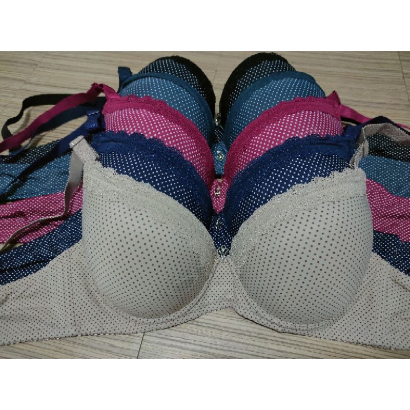 Triumph plus size bra polka dots onhand sizes 40,42,44,46cap B&C ...