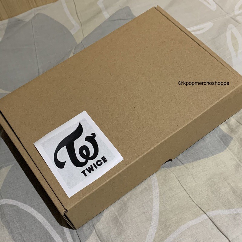 OFFICIAL KPOP MERCHANDISE IN A BOX | Shopee Philippines