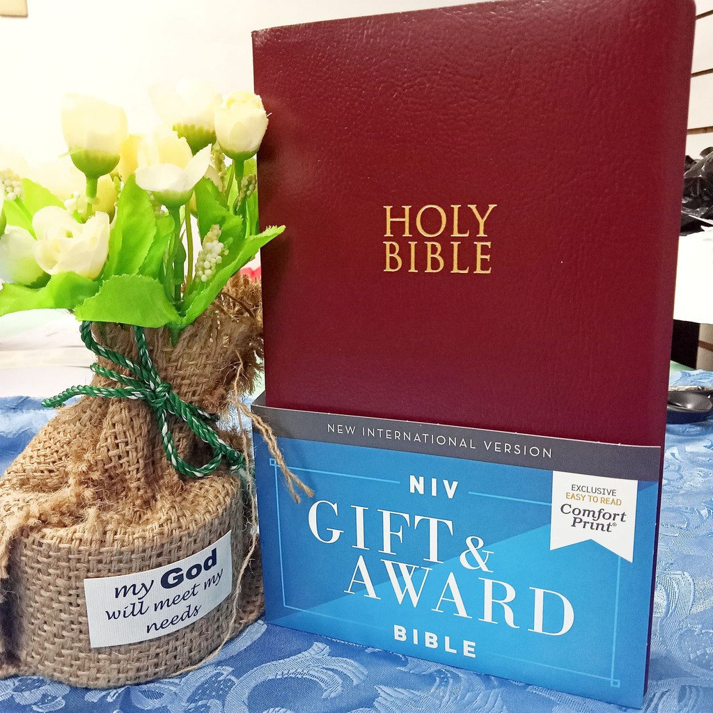 PCBS NIV GIFT AND AWARD BIBLE BURGUNDY/BLUE LEATHER-LOOK COVER (9"X5.75 ...