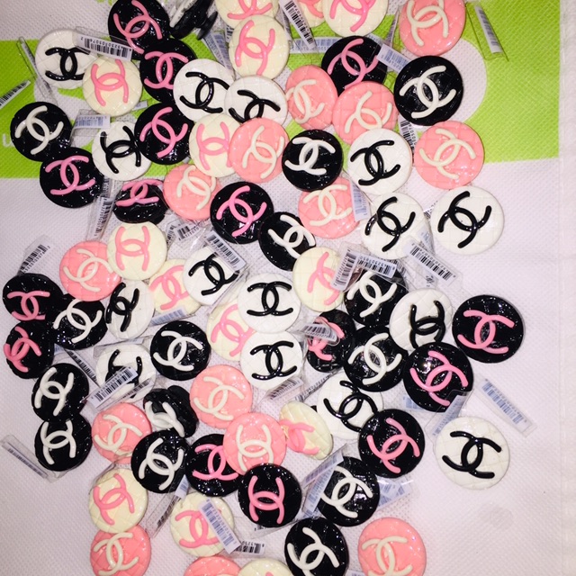 channel SHOE CHARMS CLOG SHOES PINS CHARMS Shoe Charms Pins for with ...