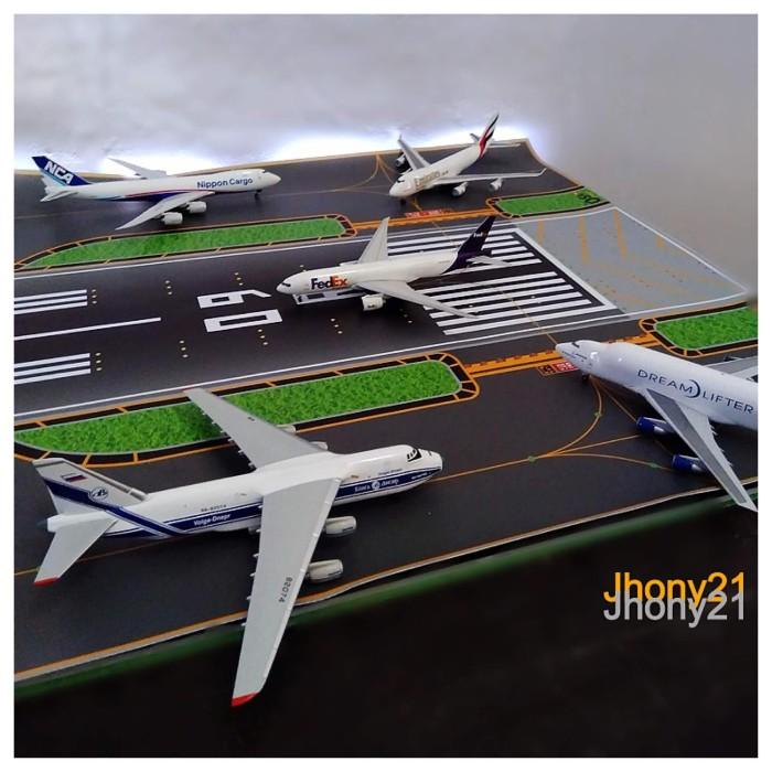 Diecast | Airport Mat | Runway Icon | Shopee Philippines