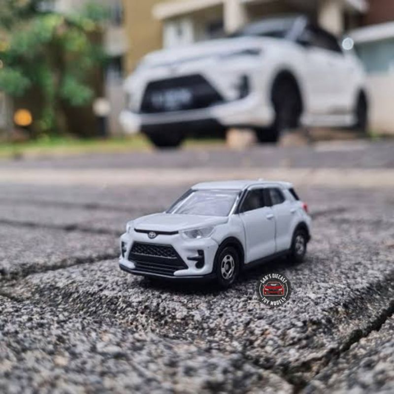 Tomica #8 Toyota Raize Diecast Sealed | Shopee Philippines