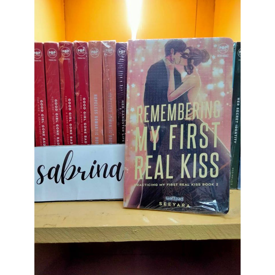 Remembering my first real kiss, Wattpad popfiction books | Shopee ...
