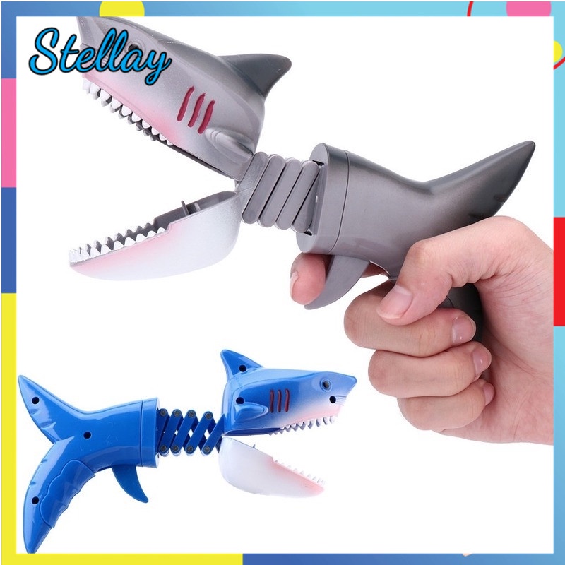 New Shark Bite Toy Shark Retractable Spring Manipulator Clip Creative ...