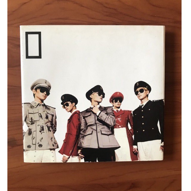 Shinee Everybody Album Cover