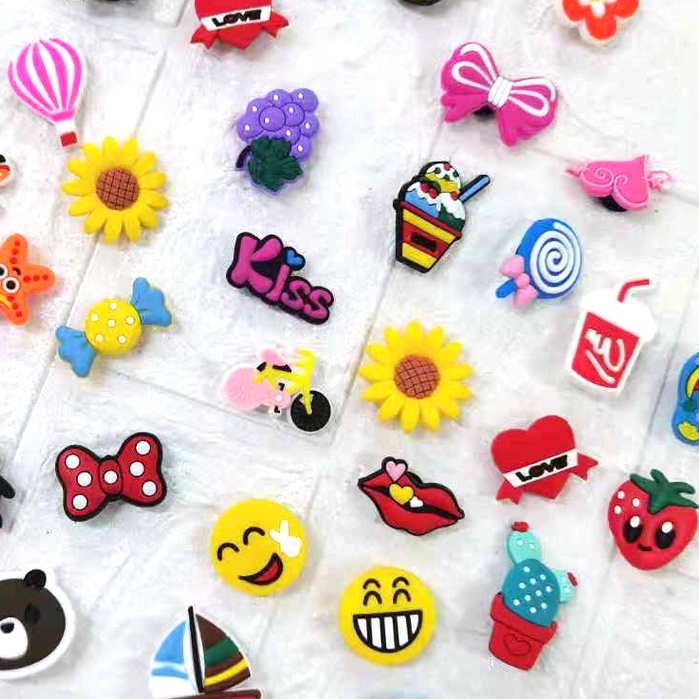 MF New Jibbitz Random Style PVC Cute Cotton Clog For Clogs Slippers ...