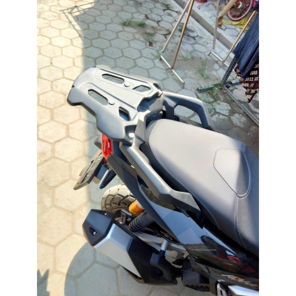 Adv 160 top Box Brackets Model Robot top Box ADV 160 Latest Givi Shad ...