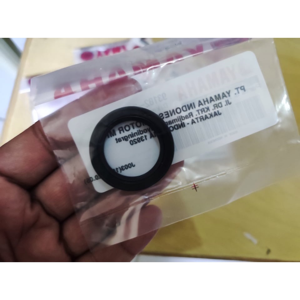 Genuine Yamaha Oil Seal (93102-24802) for Aerox v1/ Averox v2/ Nmax v2 ...