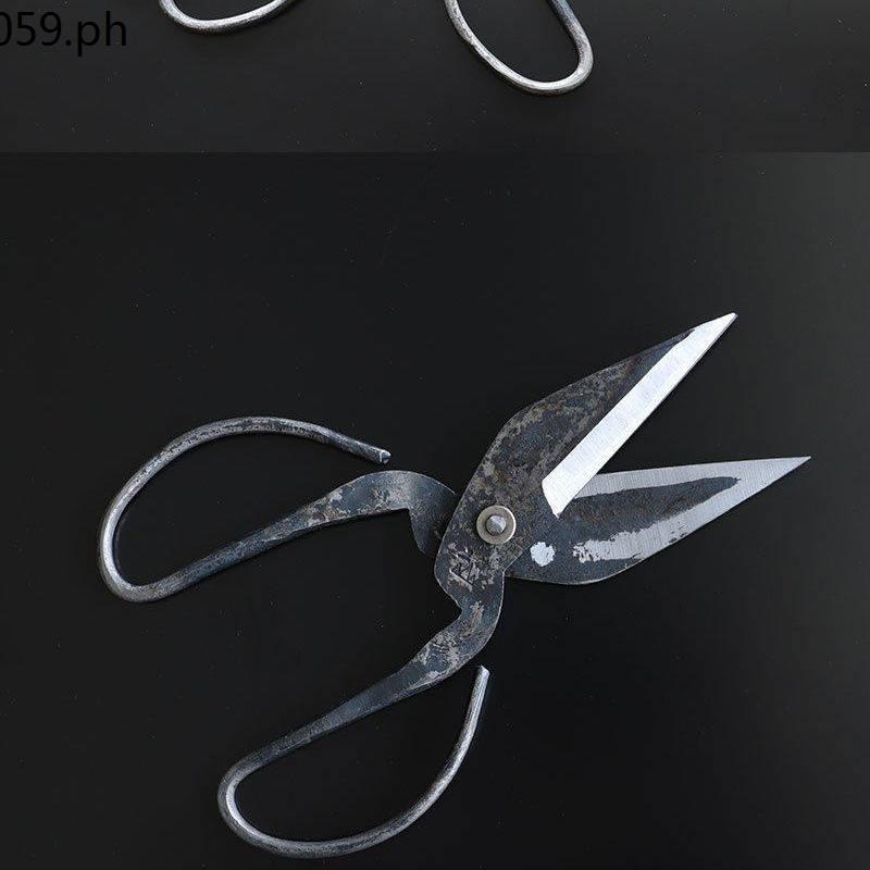 Old -style iron scissors and iron shear integrated Daha cut David cut ...