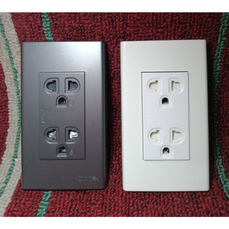 OMNI Wide Series Duplex Universal Outlet w/ Ground & Safety Shutter ...