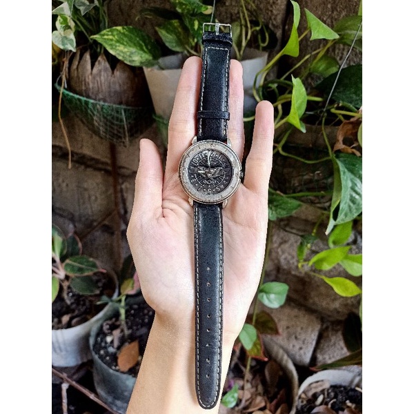 Preloved Vintage Retro 100% Authentic GUESS Watch in Black Genuine ...