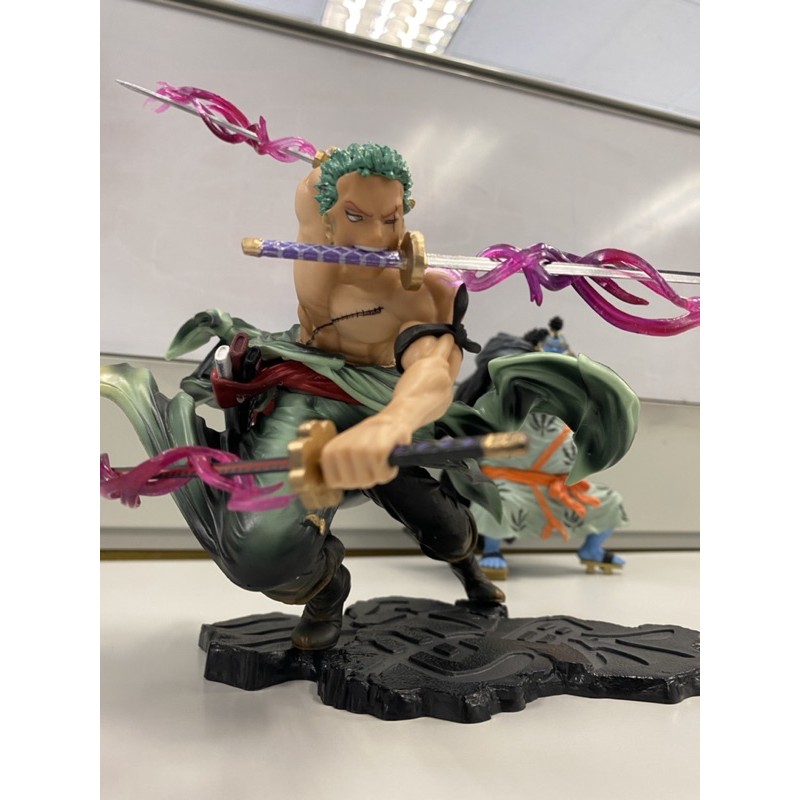 Model figure ZORO One Piece | Shopee Philippines