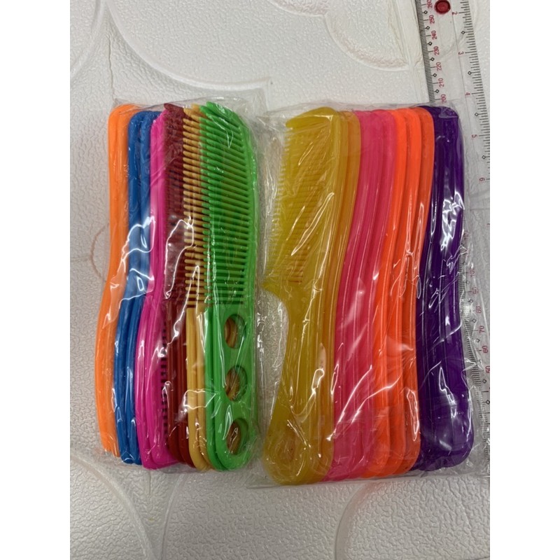 [12pcs]Long handle plastic comb colorful plastic suklay | Shopee ...