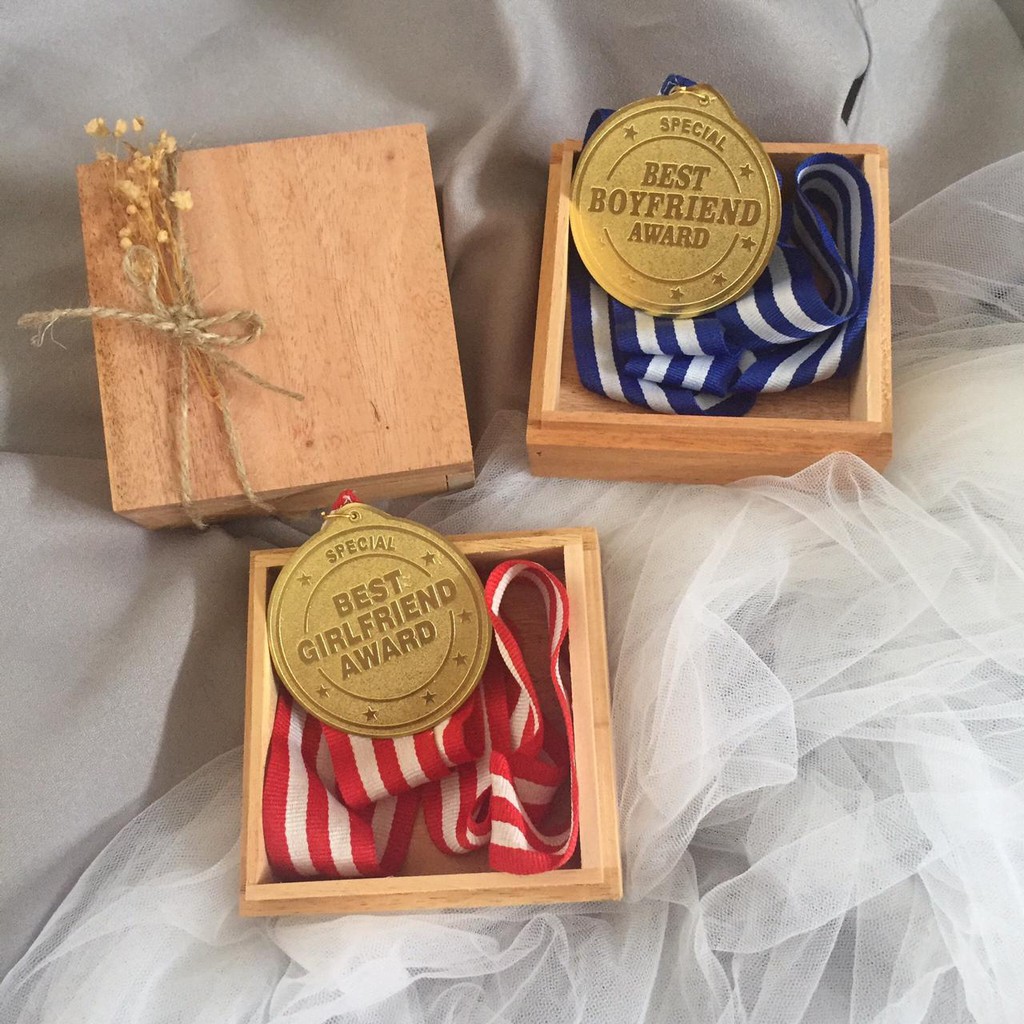 Best DAD BEST FRIEND AWARD GRADUATION Partners Girlfriends HAMPERS ...