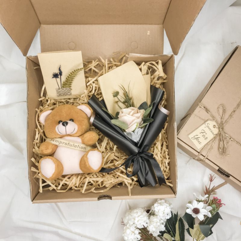 Hampers Graduation Gift bucket Graduation | Shopee Philippines