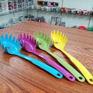PLASTIC PASTA NOODLES SERVING SPOON SANDOK NG SPAGHETTI | Shopee ...