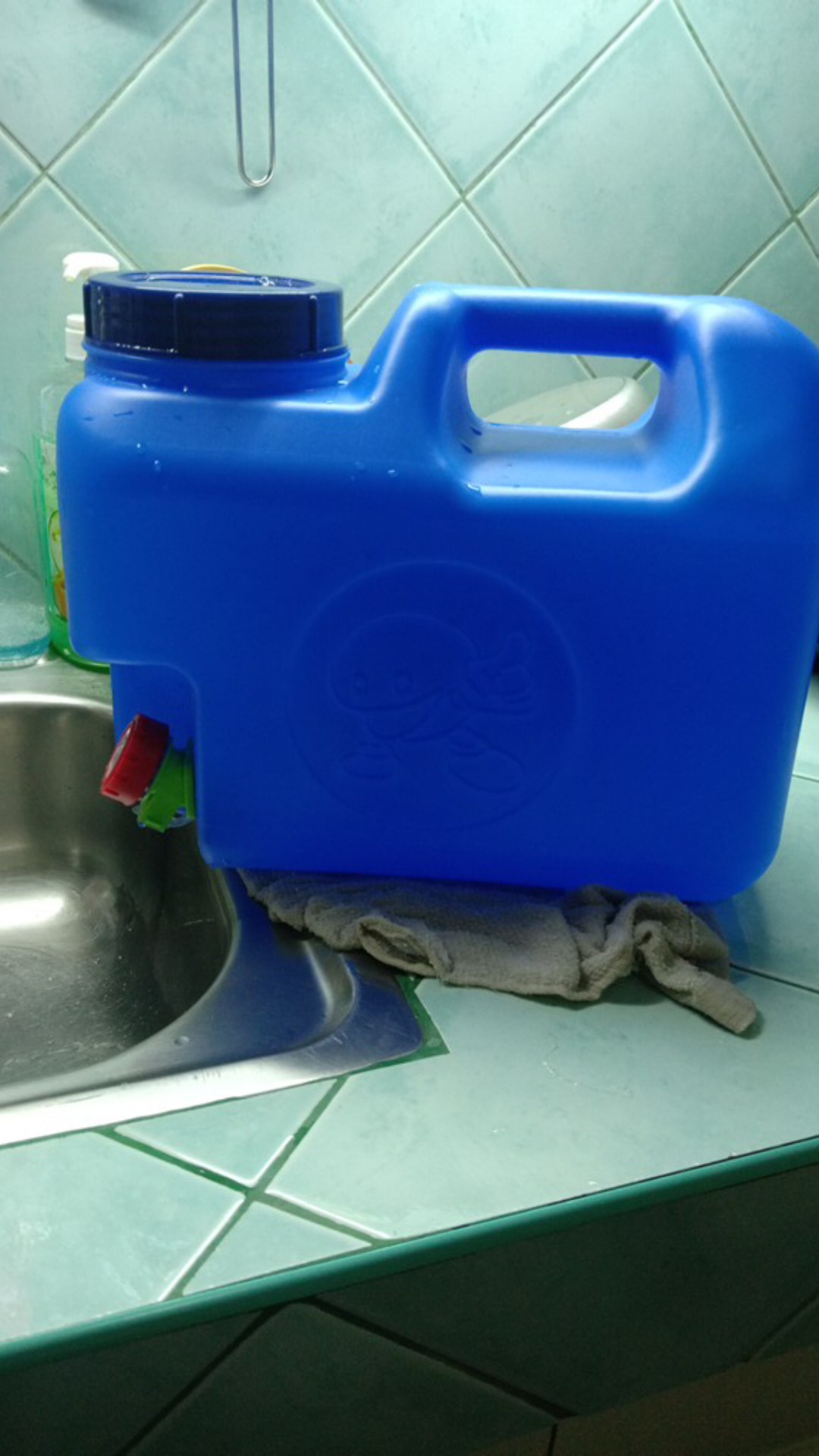 2.5 Gallon slim water container | Shopee Philippines