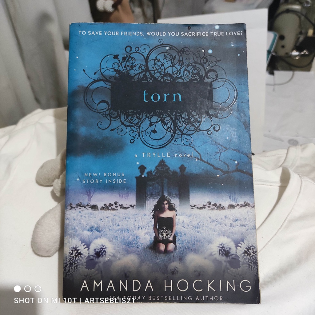Torn: Trylle #2 by Amanda Hocking (TPB - YA Fantasy) | Shopee Philippines