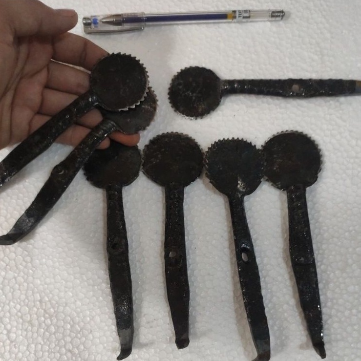 Kudkuran ng niyog / Native Coconut Grater / Coconut Scraper / Ohas sa ...