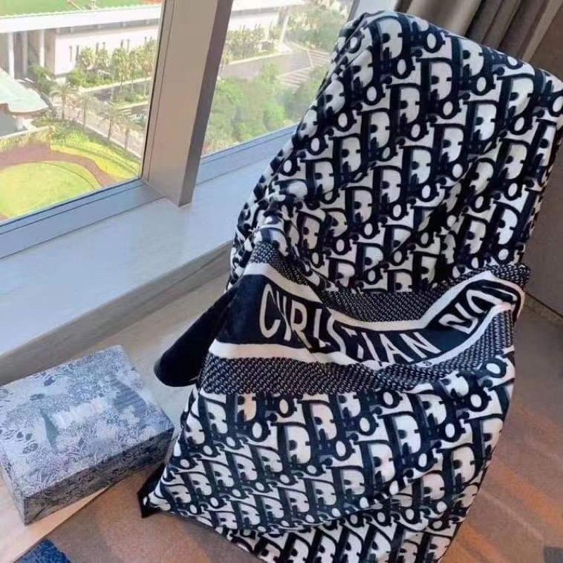 LUXURY DESIGNER BLANKET (HIGH QUALITY) | Shopee Philippines