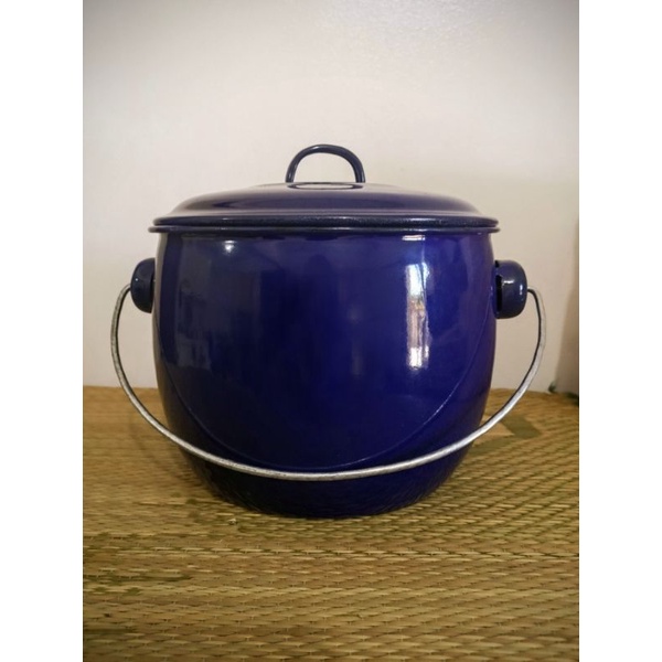 (1pc) Vintage Sartin Enamel Cooking Pot Rice Pot Kaldero L/XL | Shopee ...