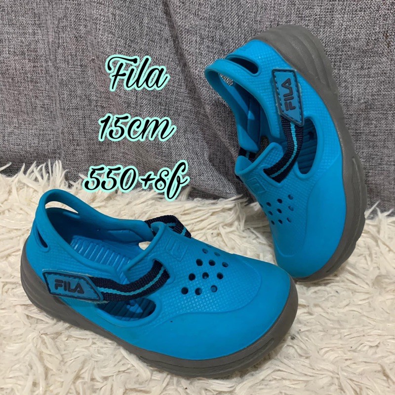 Crocs fila store