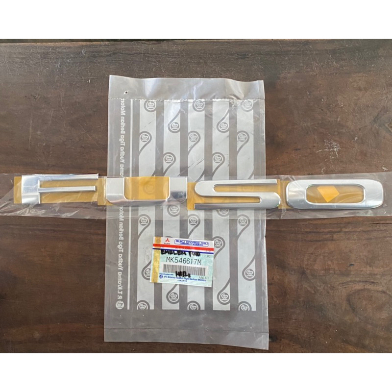 Original 100% Mitsubishi FUSO Canter Logo Emblem - UniTop