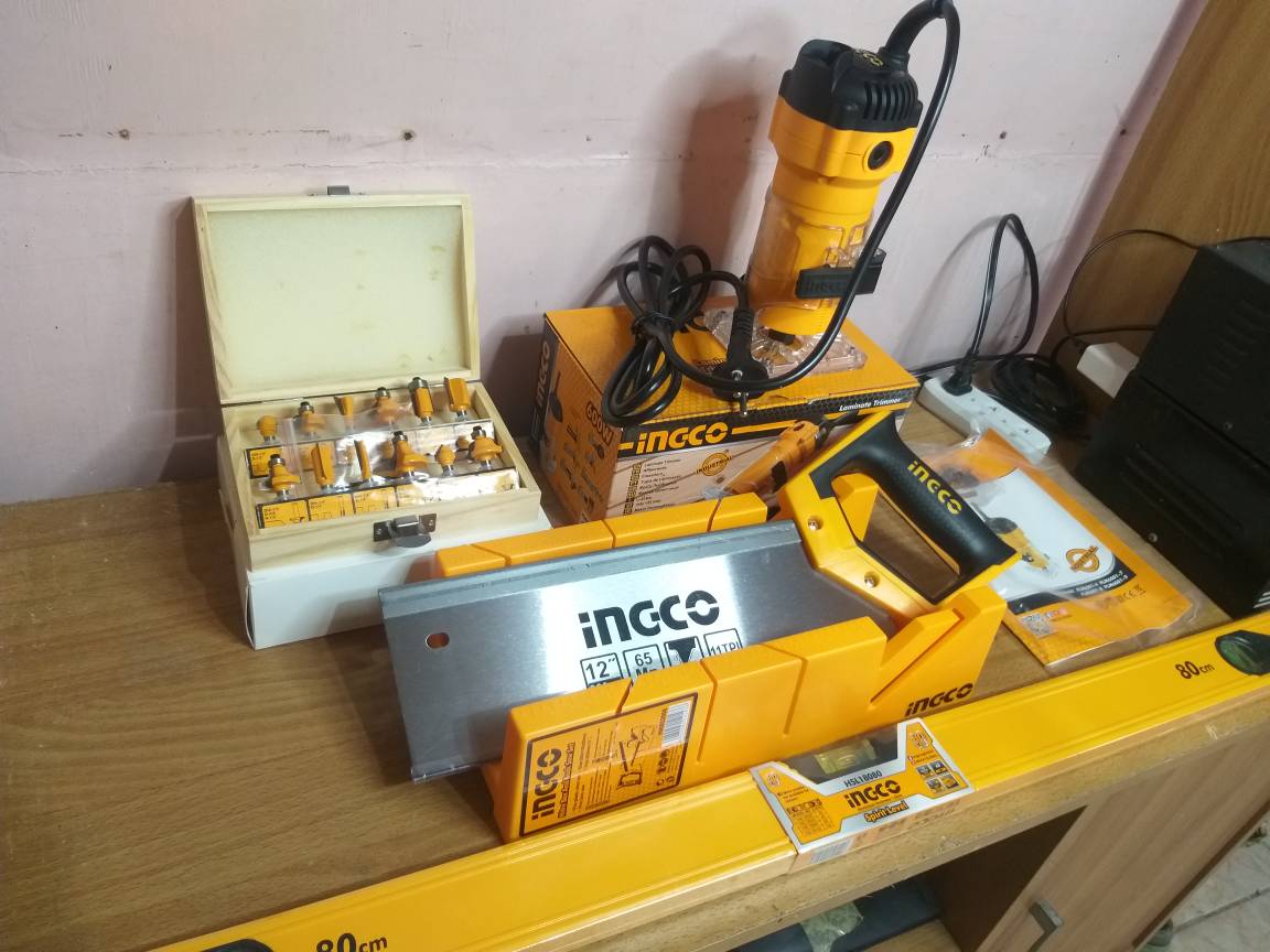 FREE SAFETY GOGGLES Ingco Laminate Trimmer With With 1/4 12pcs Of ...