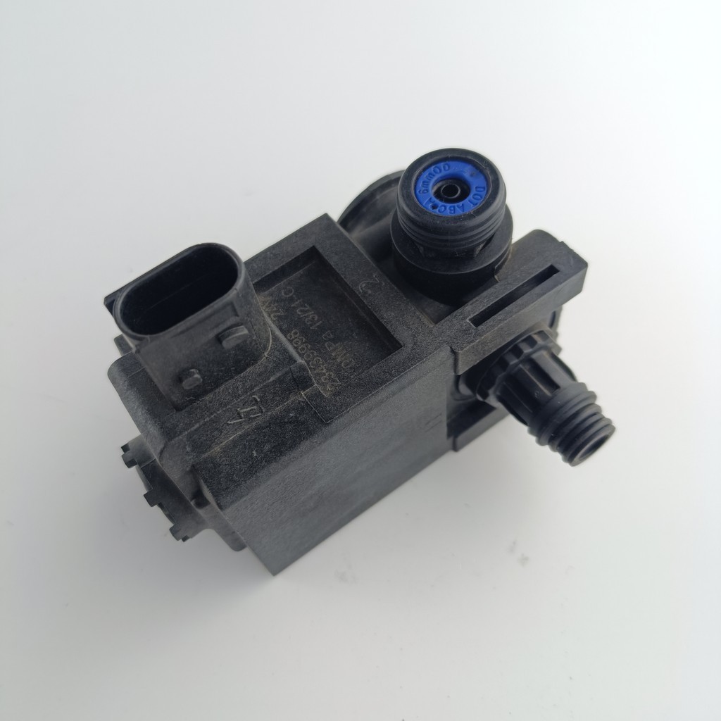 Truck parts common Solenoid Valve 23439998 for PTO FOR VOL - UniTop