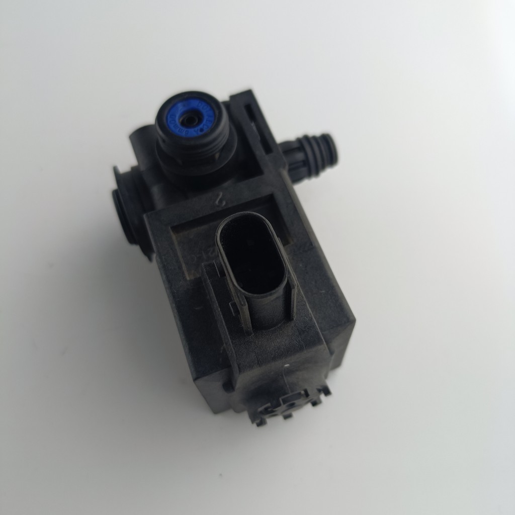 Truck parts common Solenoid Valve 23439998 for PTO FOR VOL - UniTop