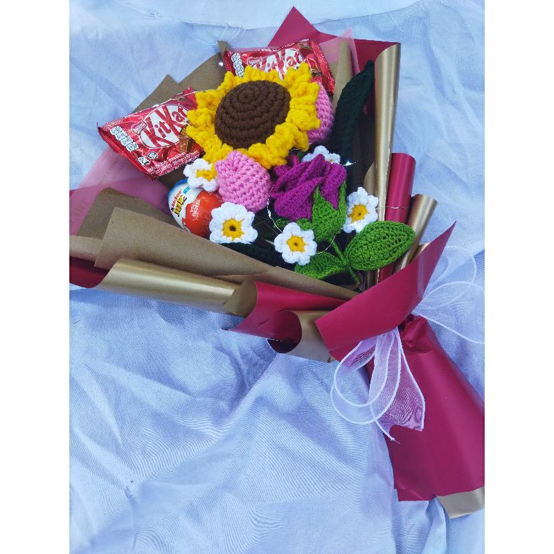 Bundle Bouuqet Crochet Flowers With Kitkat Chocolates and more | Shopee ...