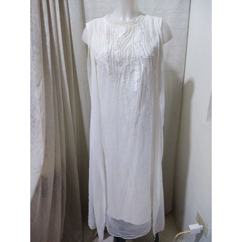 off white long dress Medium. READ PRODUCT DESCRIPTION FOR MEASUREMENTS ...