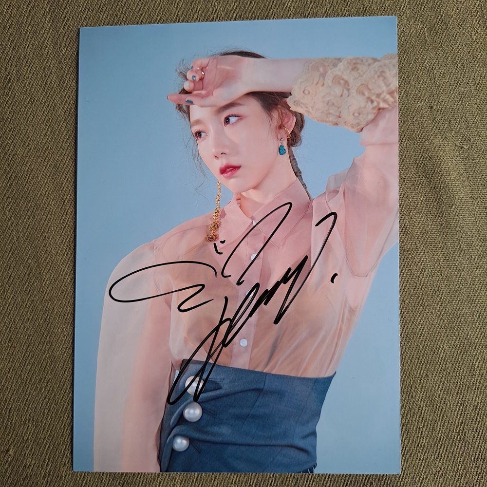 Signed SNSD Kim Tae Yeon autographed photo 7 inches k-pop | Shopee ...