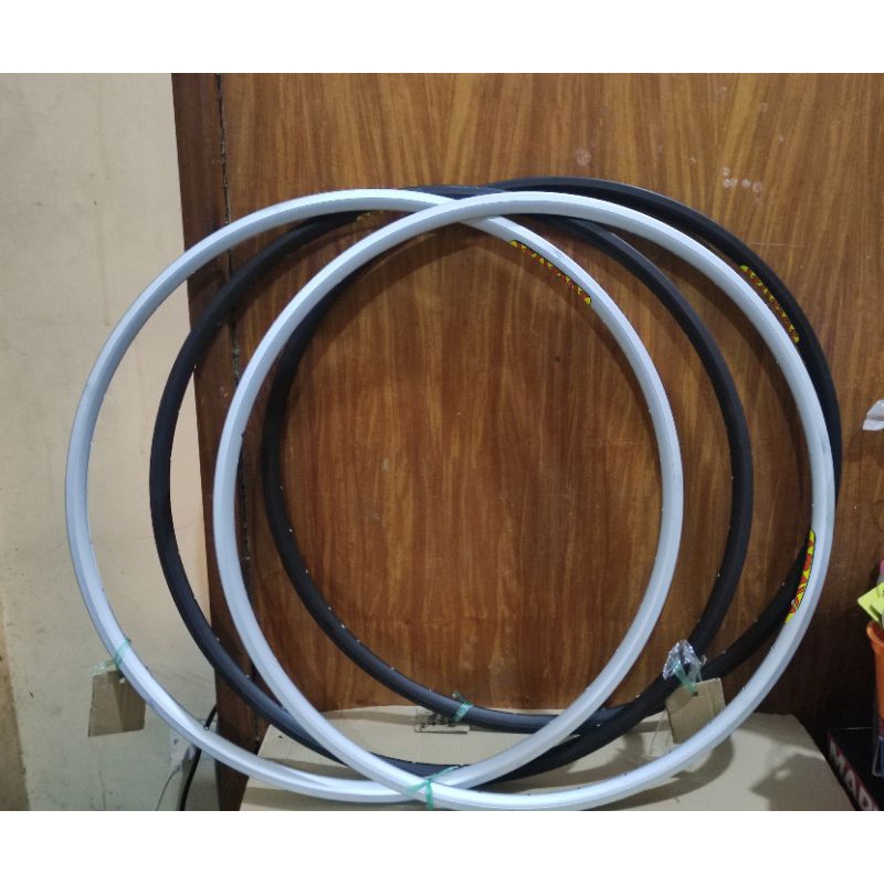 Araya 700c bicycle road bike rim by pair 36H white and black | Shopee ...