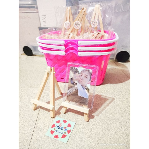 Wooden Photocard stand / Standee | Shopee Philippines