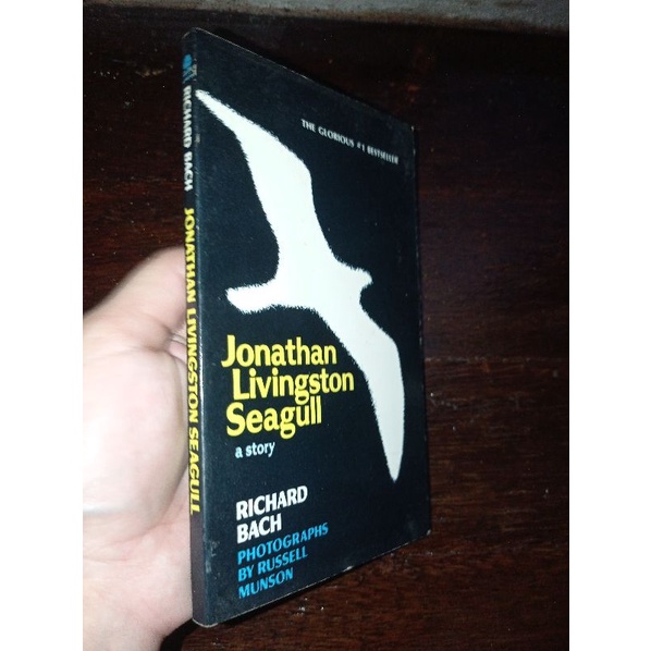 Jonathan Livingston Seagull by: Richard Bach | Shopee Philippines