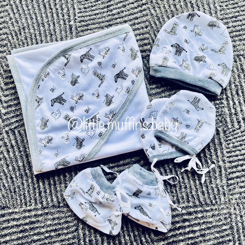 little muffins 6 in 1 Newborn Receiving Set (Blanket, Bonnet, Mittens ...