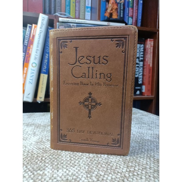 JESUS CALLING: ENJOYING PEACE IN HIS PRESENCE by SARAH YOUNG (LEATHER ...