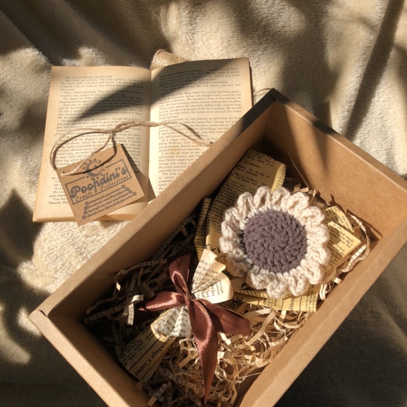 Box of Sunshine/ Neutral Colored Flower Bouquet (birthday, Monthsary ...