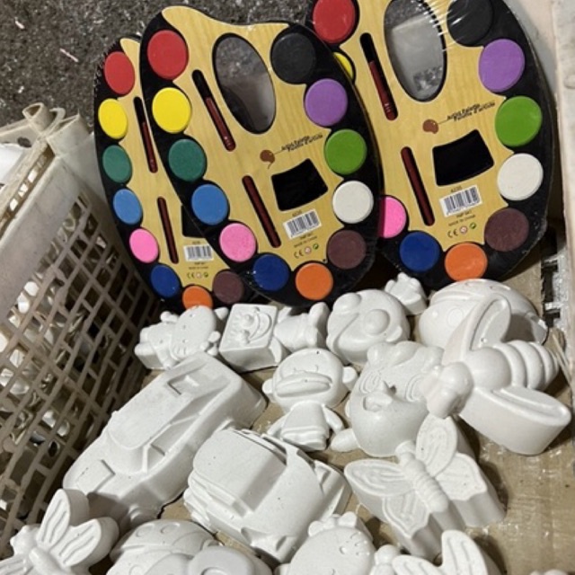 PAINT IT YOURSELF SULIT PACK, 15 pcs assorted characters + 3 artists ...