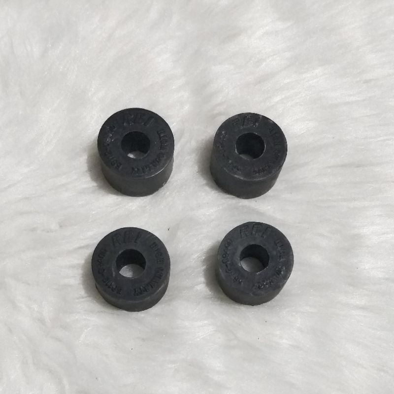 1 Set (4 pcs) RBI Black Stabilizer Bushing for Mitsubishi Toyota Innova ...