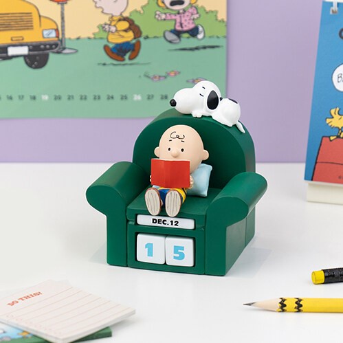 Snoopy Charlie Brown Perpetual Calendar Date changeable Peanuts Figure ...