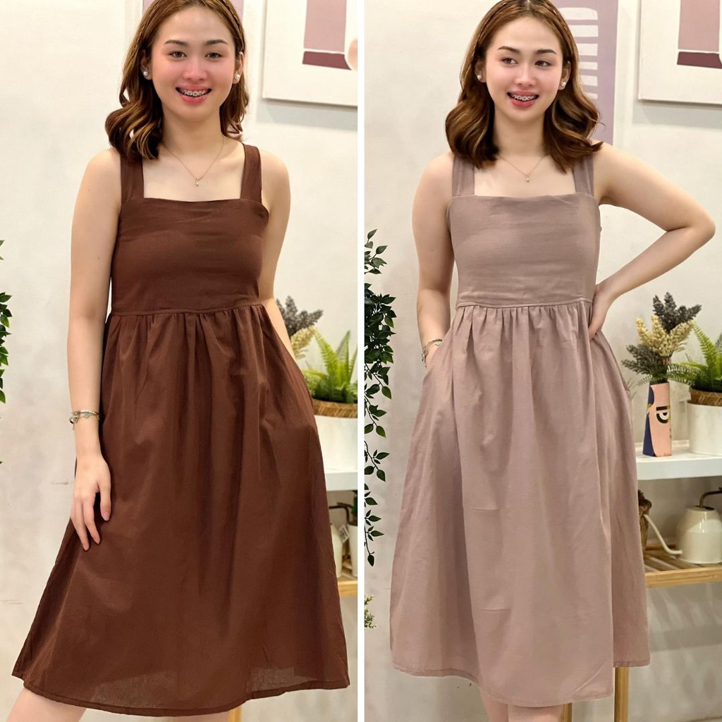 Yaree.CO Roxanne back smocking Fit & flare wide shoulder strap bangkok ...