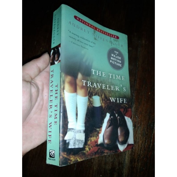 The time travelers wife by: Audrey Niffenegger | Shopee Philippines