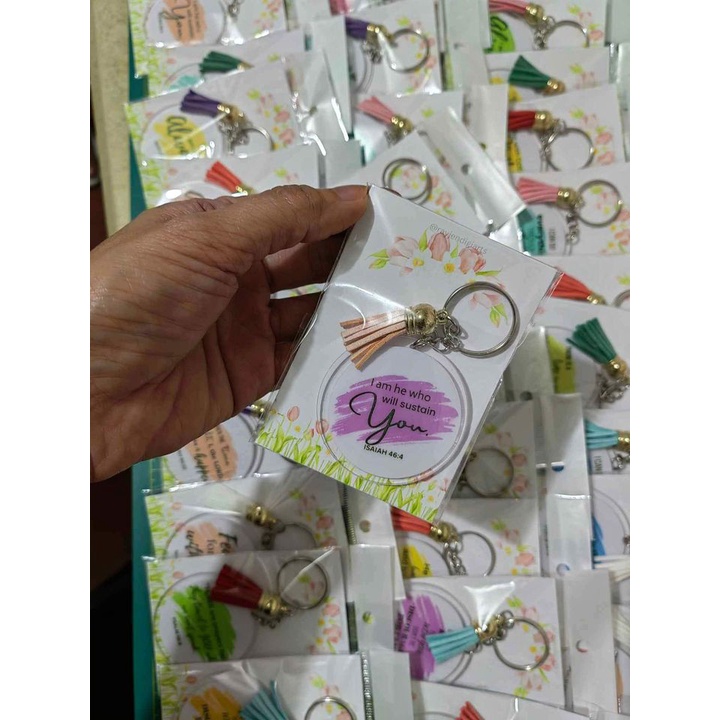 personalized keychain, gift idea, resin arts, for souvenirs on all ...